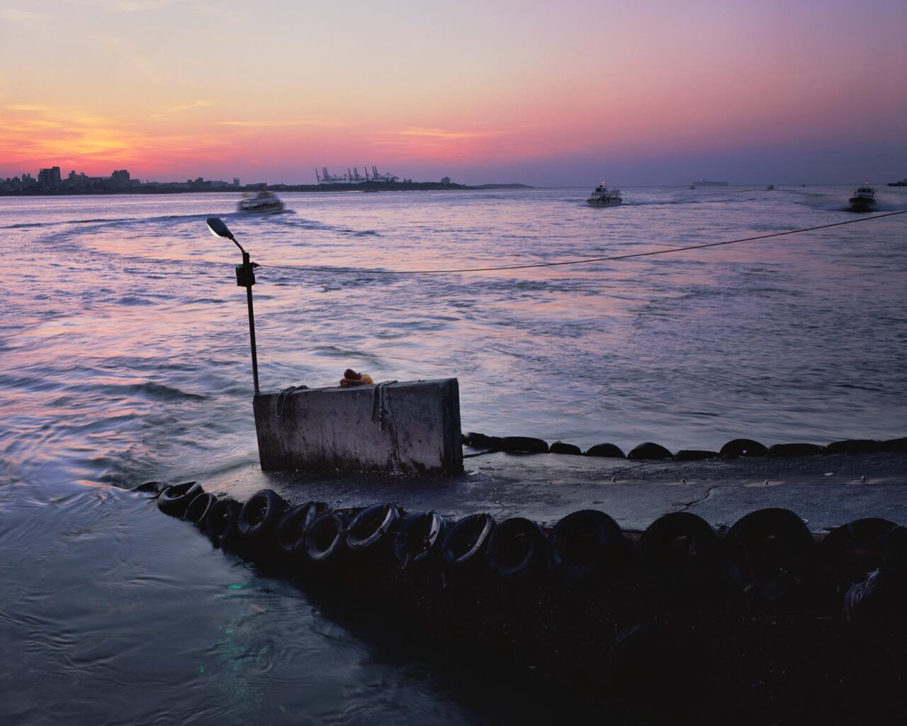 Chao-Liang SHEN “Drifting, New Taipei City” | Artworks | ART OSAKA 2024