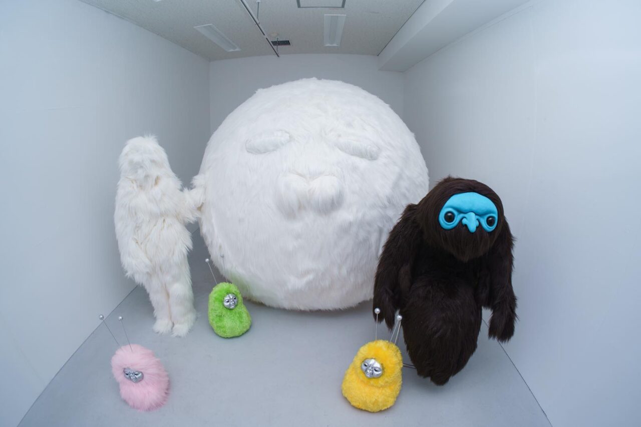 Mofu Mofu Collective “KEDAMA (shiroikoibito) Something that mimics ...